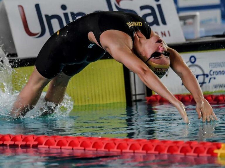 Improve your buoyancy and position: perfect your backstroke